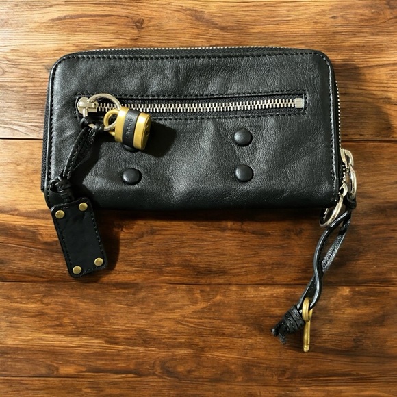 Chloe | Bags | Authentic Chloe Paddington Wallet Black Gold | Poshmark